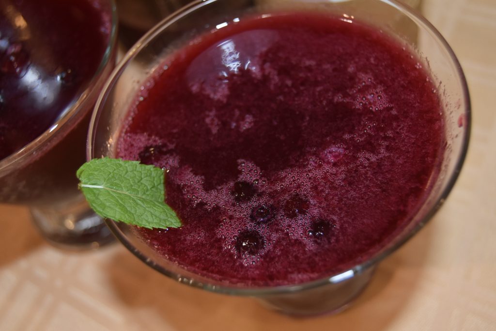 4th of July Cocktail – Blueberry Thrill Cocktail | Why Go Out To Eat?